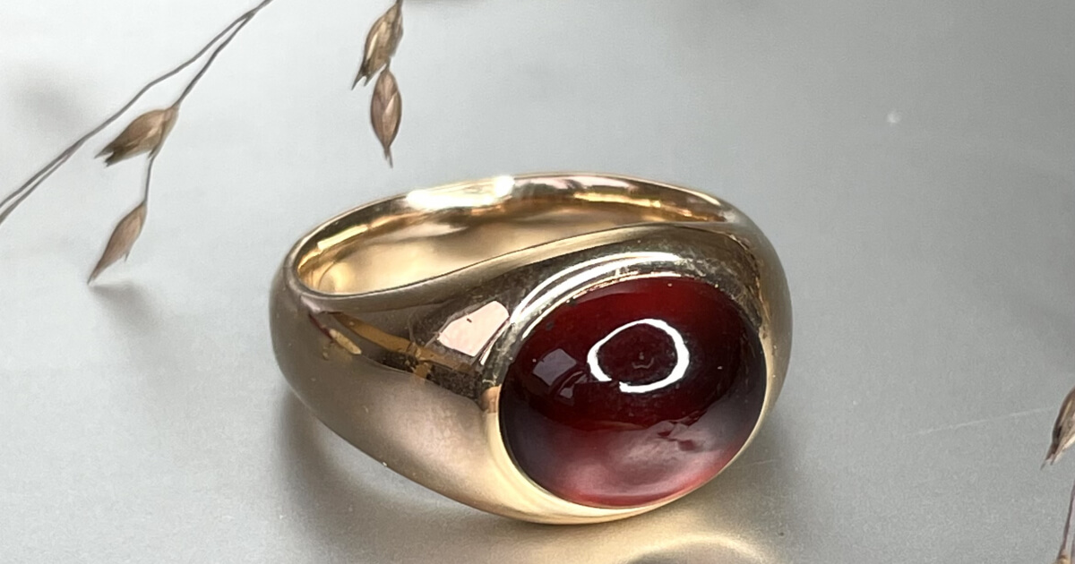 Ausdrucksstarke, breite Ringe aus Gold mit und ohne Stein finden Sie in ...